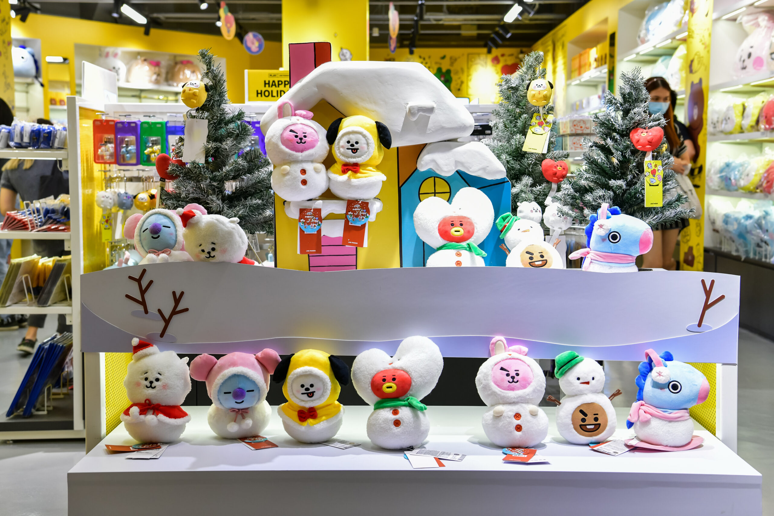 Send gifts of love with PLAY LINE FRIENDS Holiday-Themed Merchandise ...