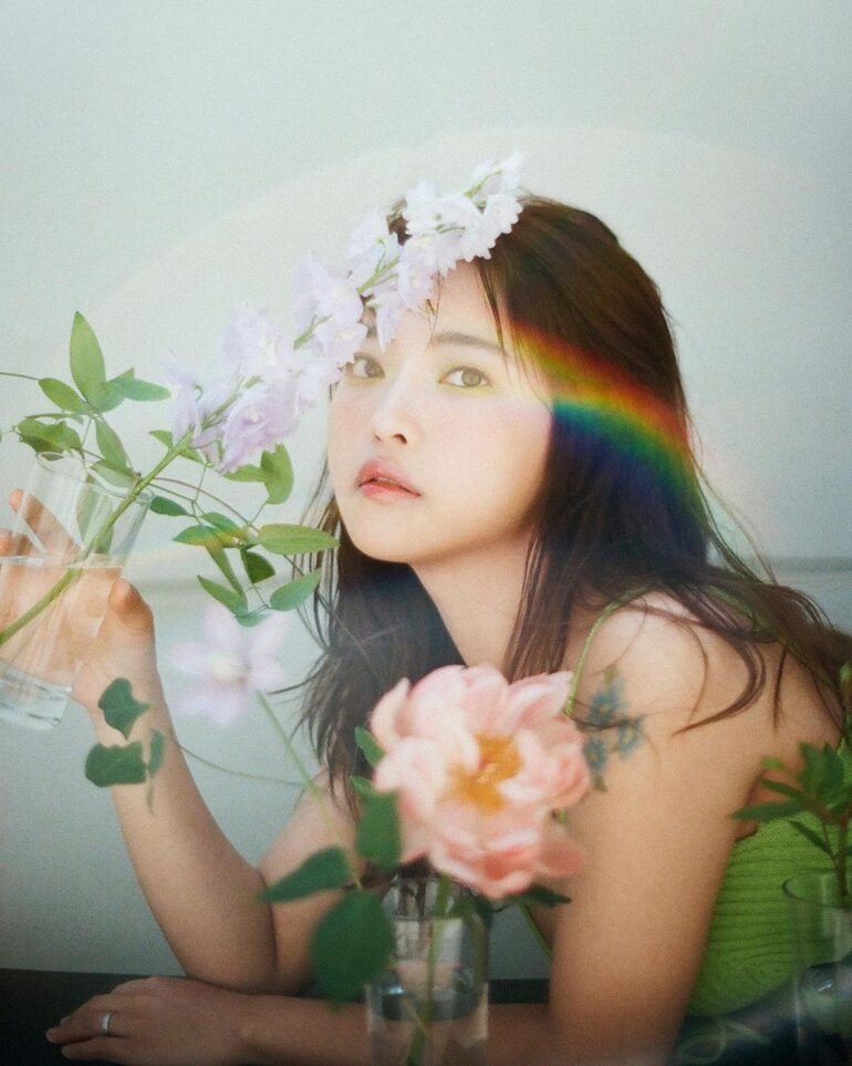 Stratosphere: Yebit, shines with childlike innocence - NEW GRAVITē